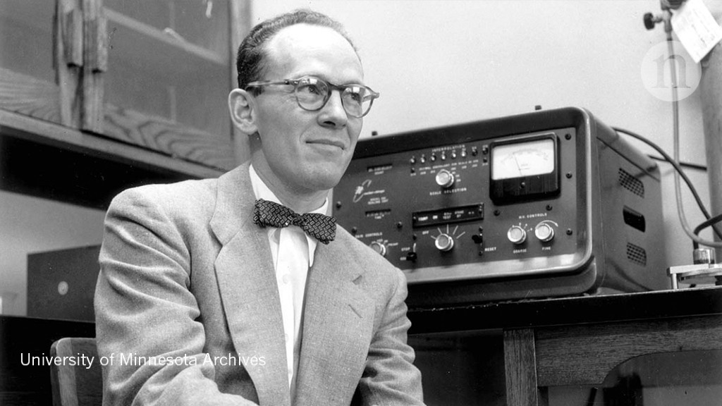 Paul Delos Boyer (1918-2018)