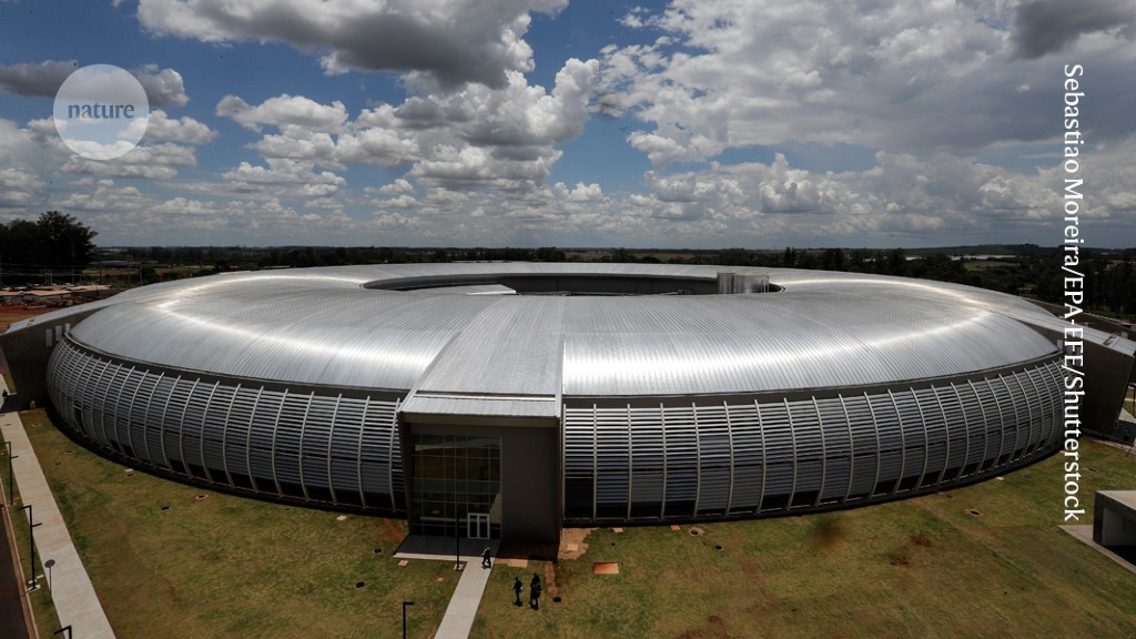 Big science in Latin America: accelerate particles and progress