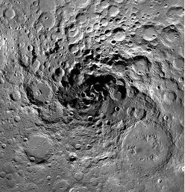 Moon shows Earth-like tectonic activity