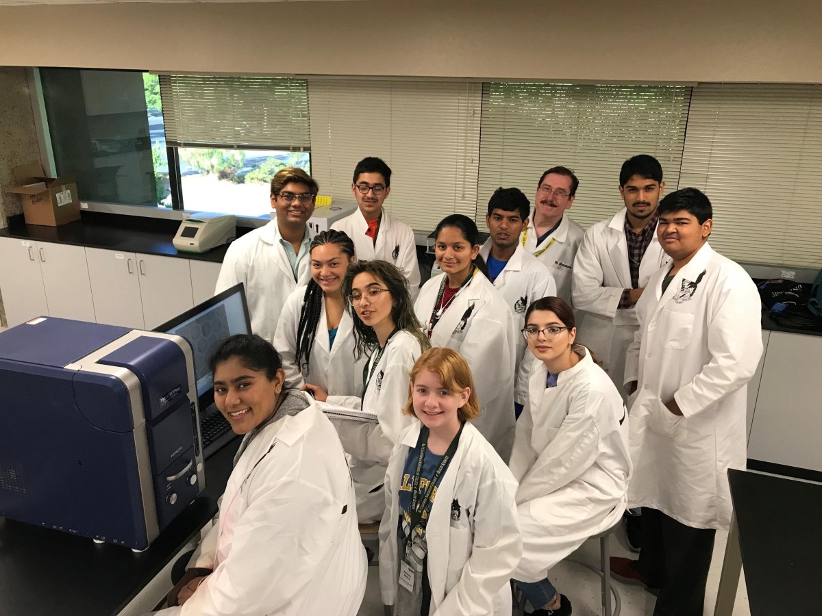 Hitachi microscope program encouraging students to plug STEM skills ...
