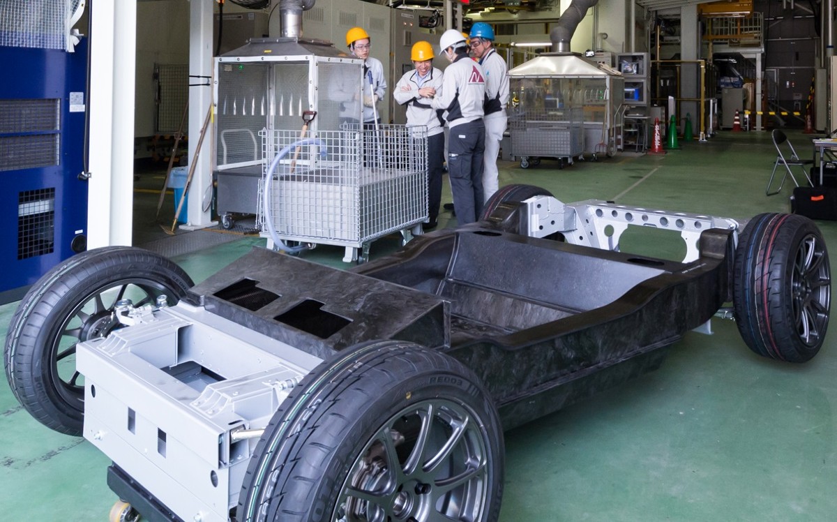 Realizing radical weight reduction of vehicles