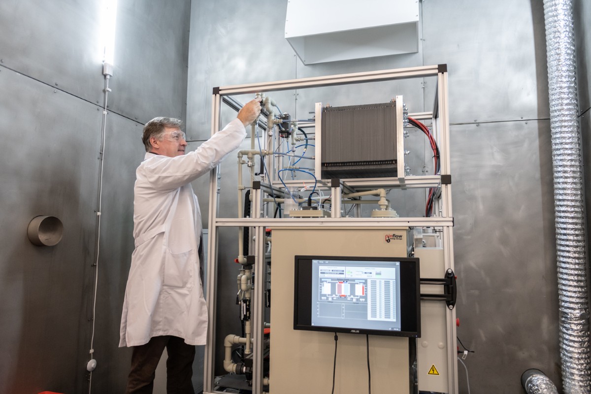 Flow battery advances stack up