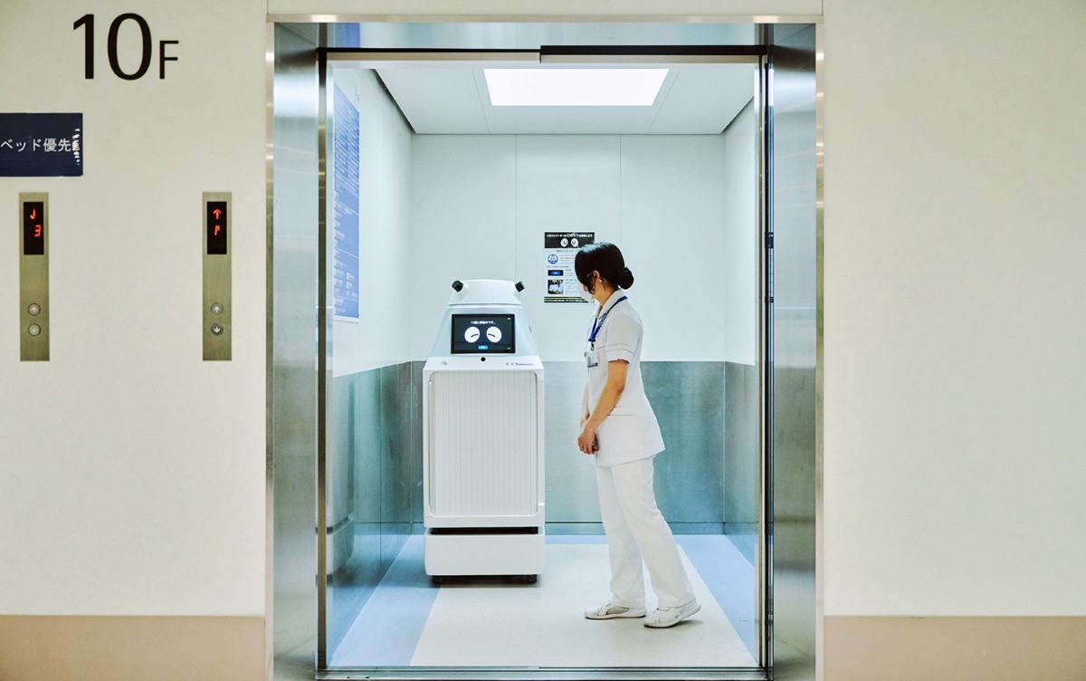 Hospital robots collect and deliver blood samples