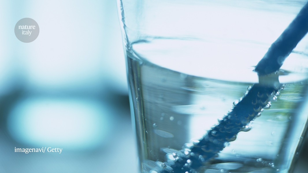 Un metamateriale che piega le onde