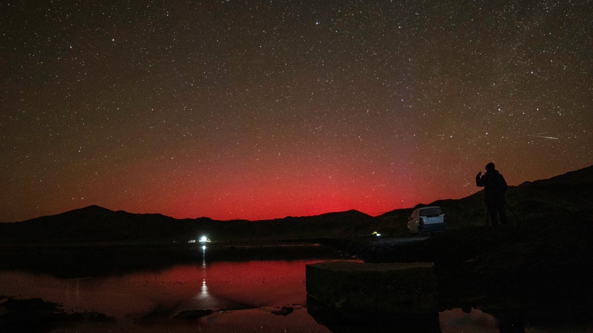Sky gazers capture rare red aurora from Himalayan observatory