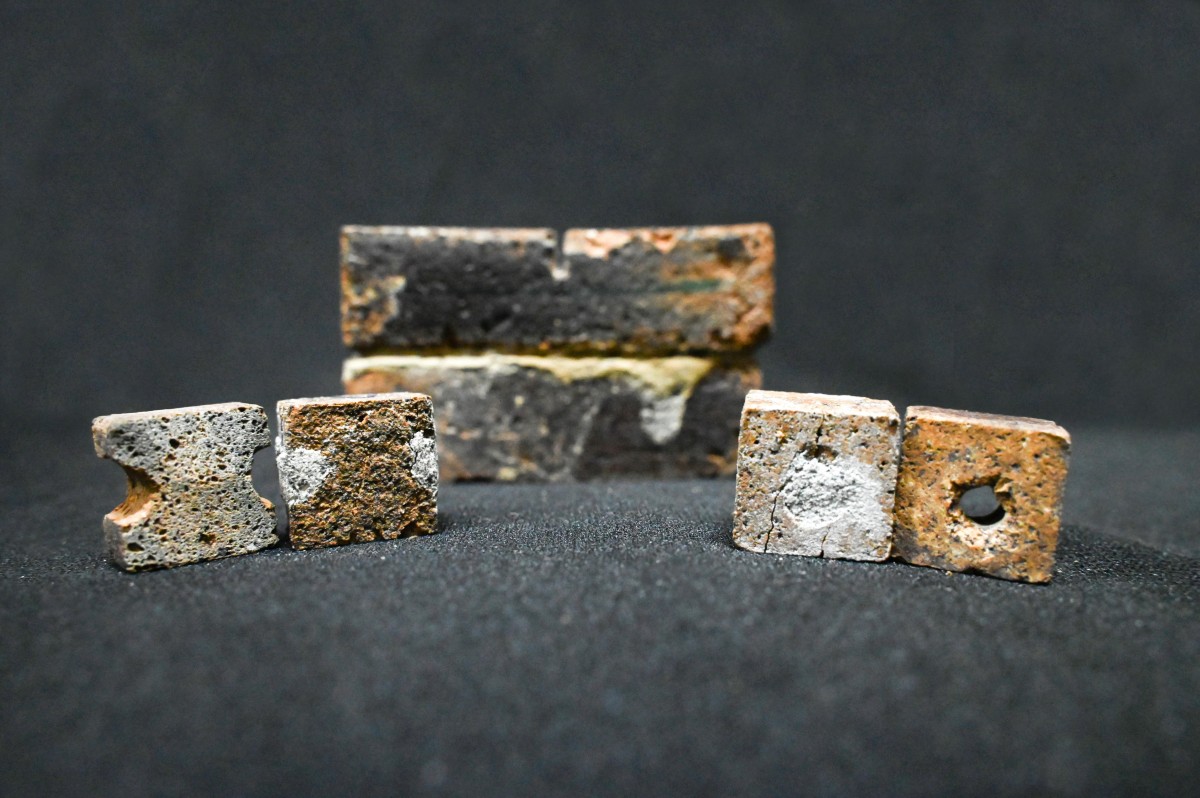 Self healing bricks for Moon colonies