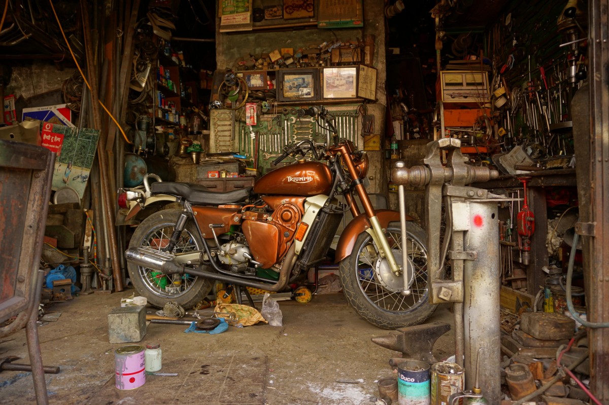 Spider webs and dust could reveal hidden indoor pollutants