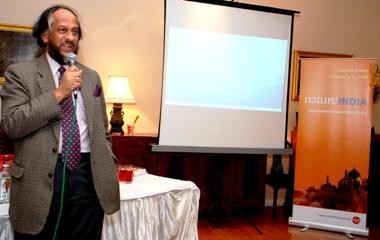 Pachauri re-elected IPCC chairman